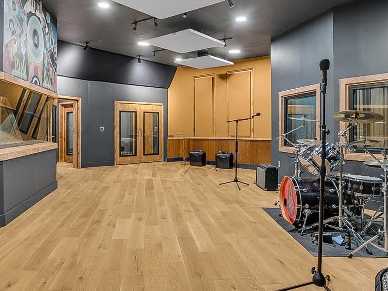 Soundproof Interior Doors for Studios & Offices