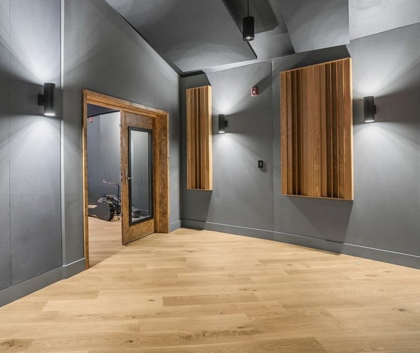 Soundproof Interior Doors for Studios & Offices
